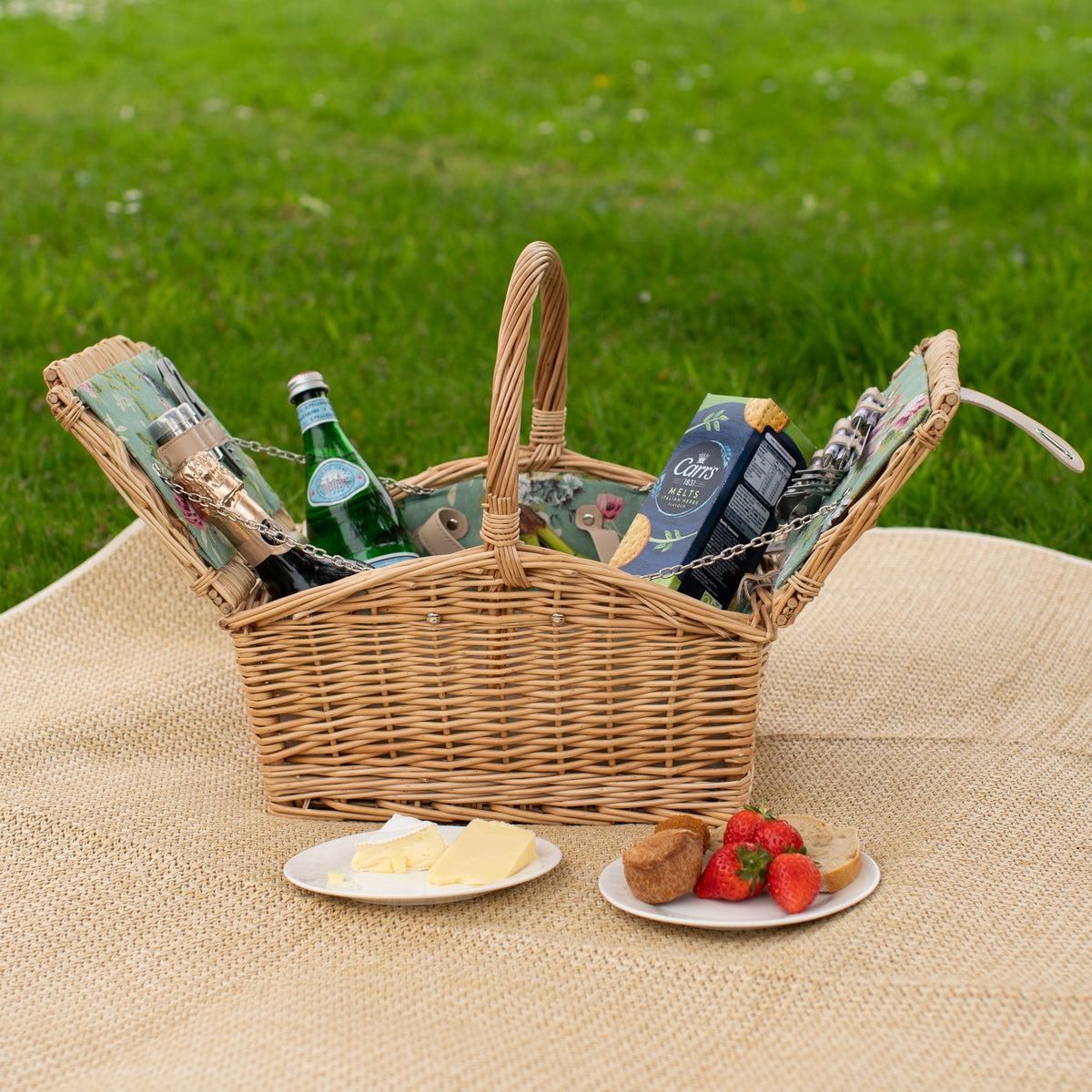 Deluxe Wicker English Rose Lining 2 Person Picnic Basket – Arthur ...