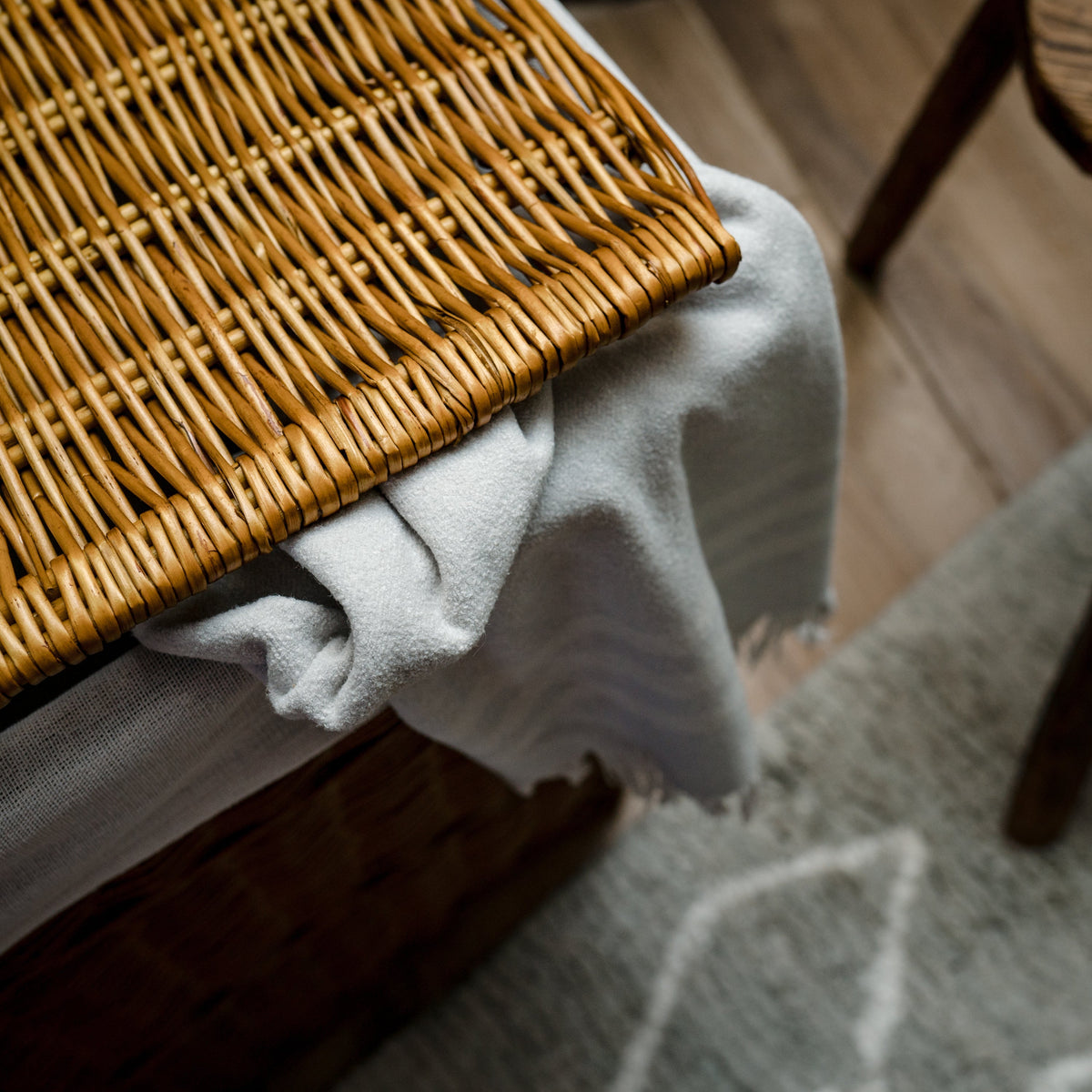 Tall Distilled Brown Wicker Laundry Basket with Lid – Arthur Cameron Trade
