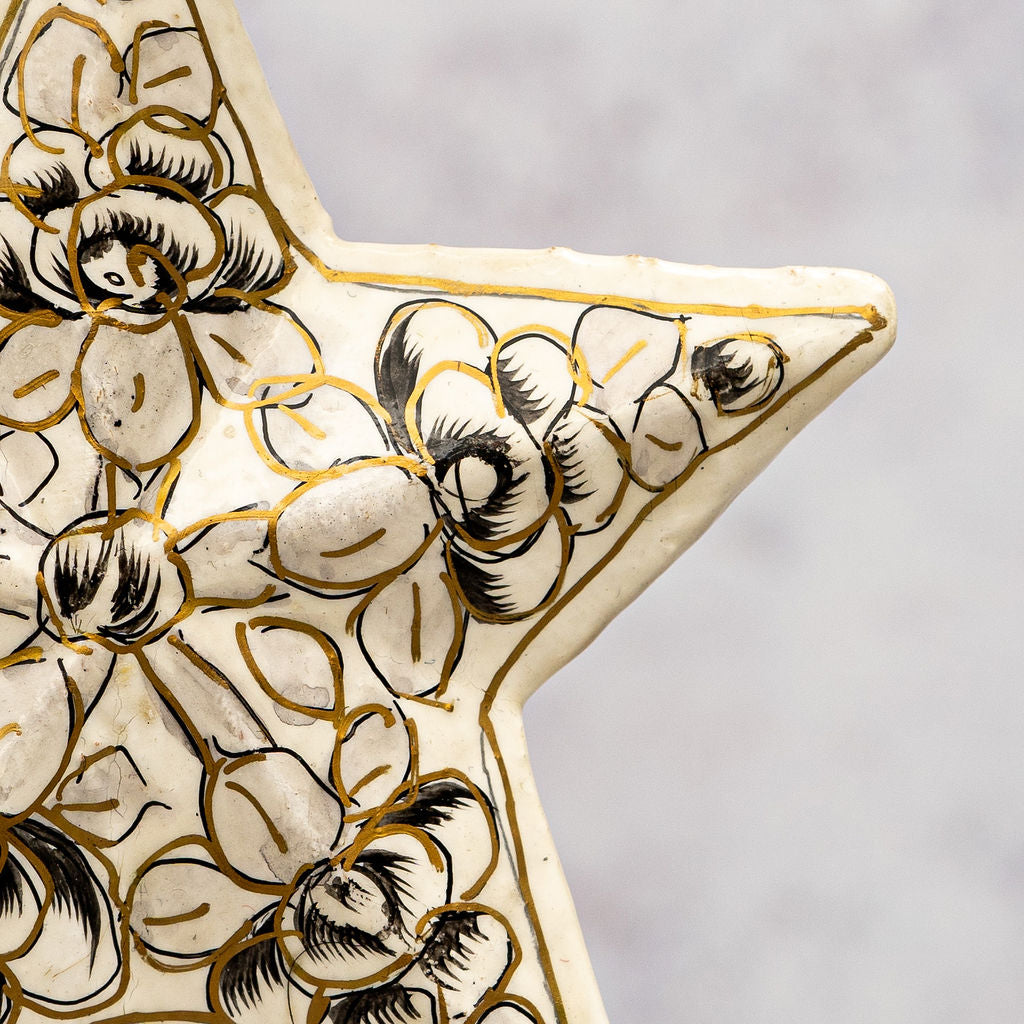 Grey Floral 3D Hanging Star – Arthur Cameron Trade
